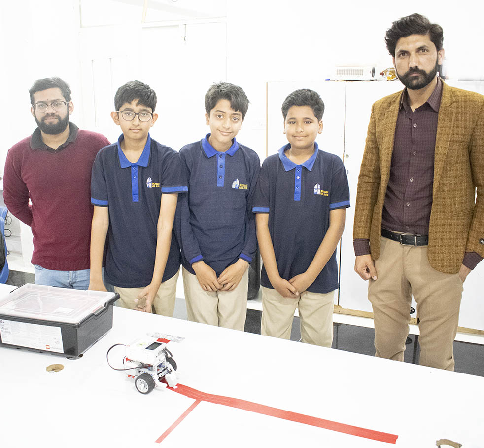 Robotics Club – Benchmark School System